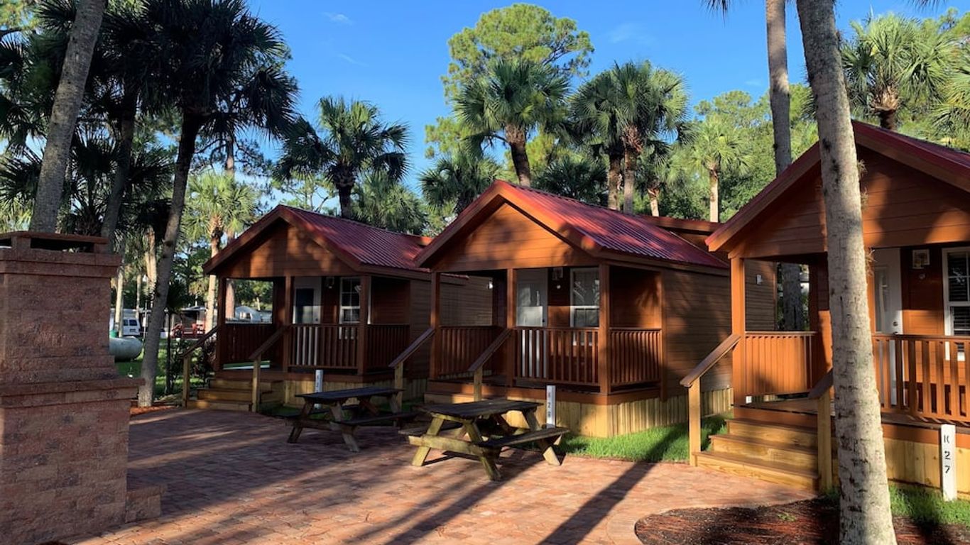 Road Runner Travel Resort a partir de R$ 704 (R̶$̶ ̶8̶8̶2̶). Cabanas em ...
